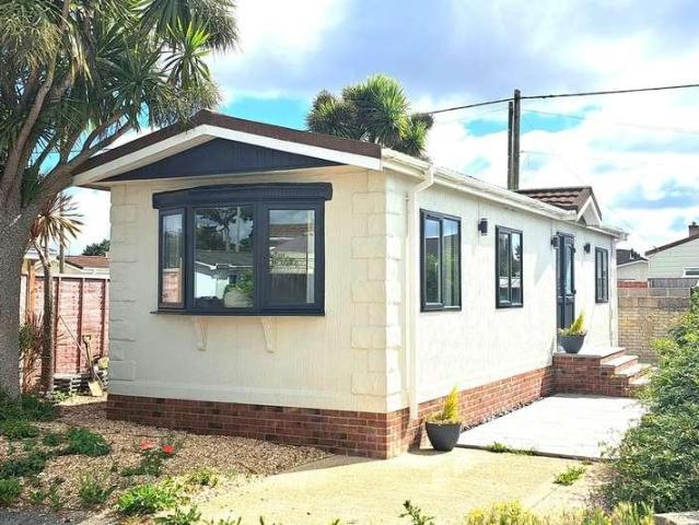 2 bed property for sale