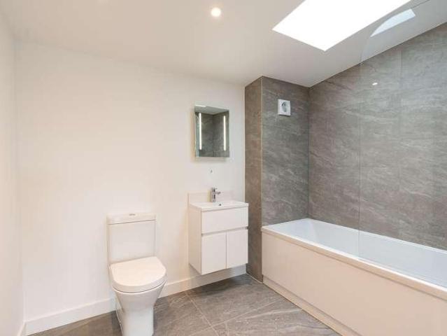 2 bed property for sale
