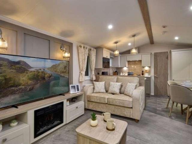 2 bed property for sale