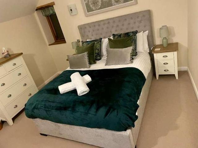2 bed property for sale