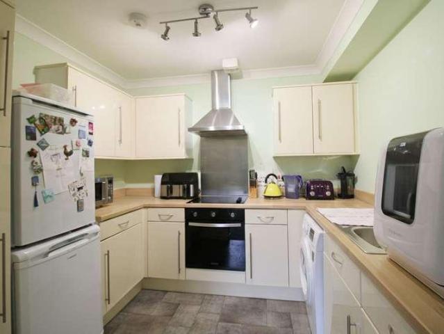 2 bed property for sale