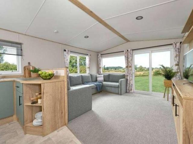 2 bed property for sale