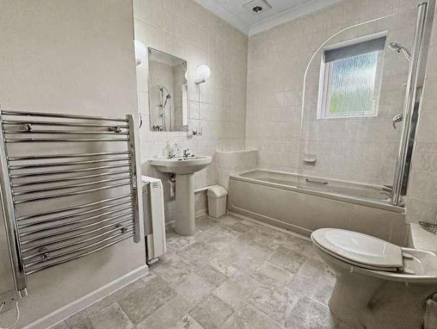 2 bed property for sale