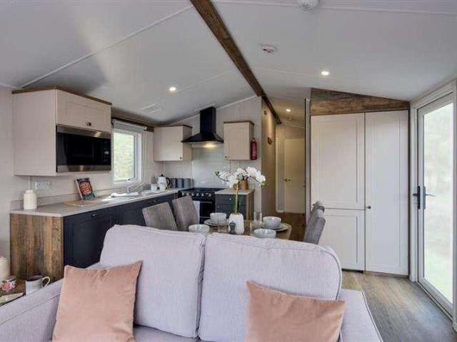 2 bed property for sale