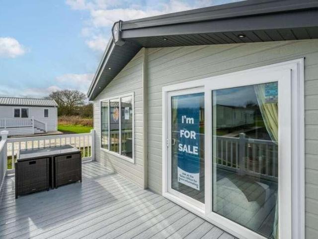 2 bed property for sale