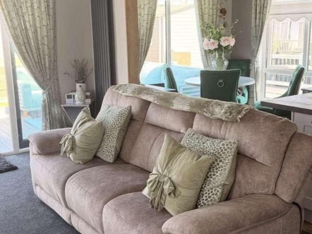 2 bed property for sale