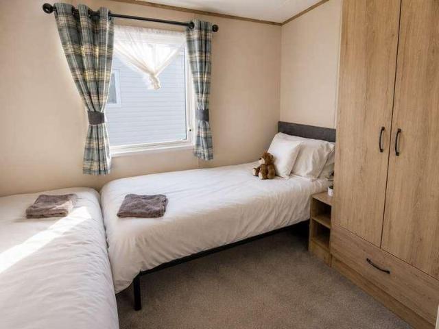 2 bed property for sale