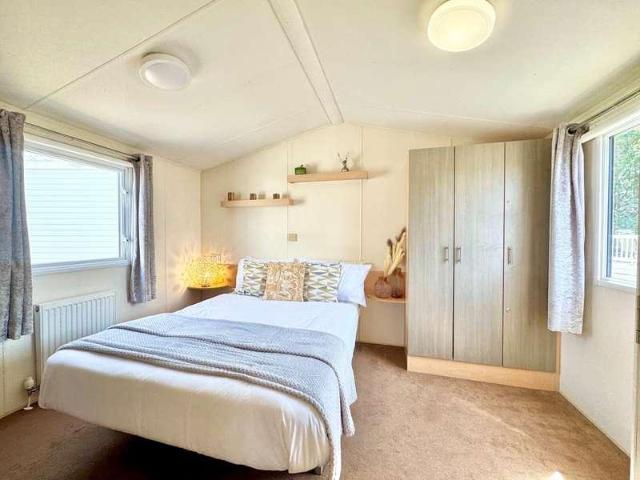 2 bed property for sale