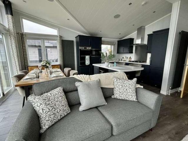 2 bed property for sale
