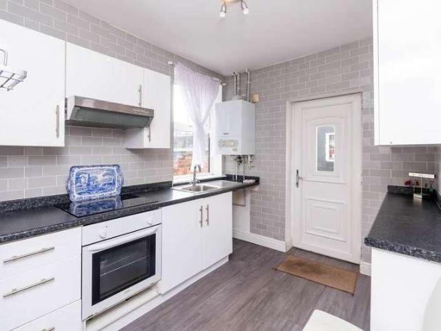 2 bed property for sale