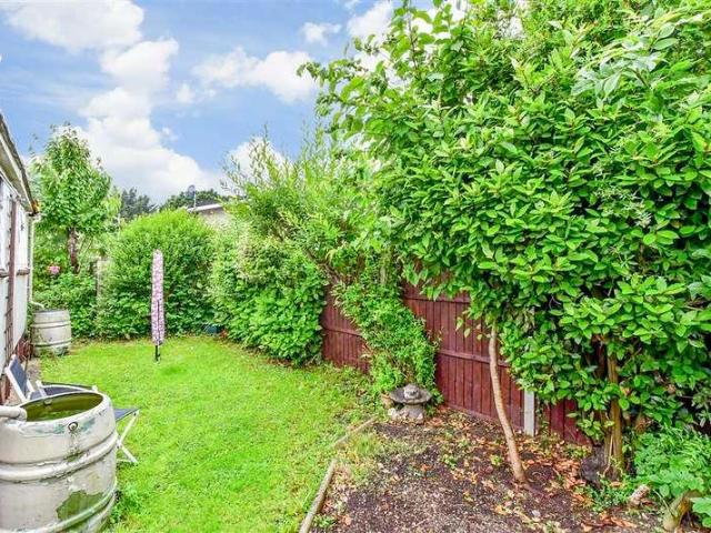 2 bed property for sale