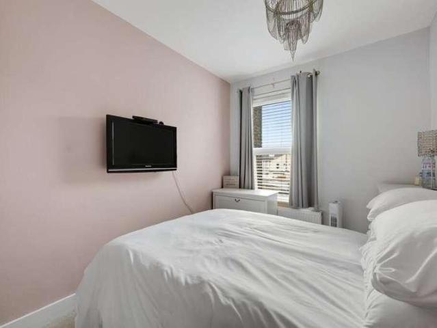2 bed property for sale