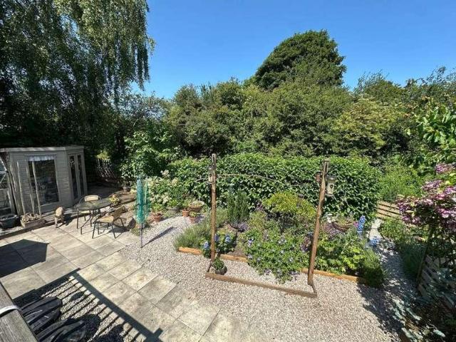 2 bed property for sale