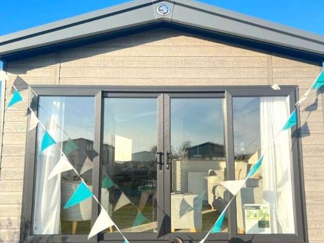 2 bed property for sale