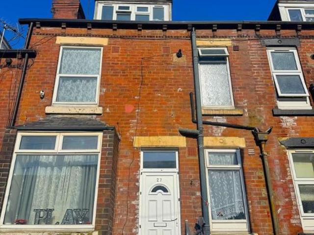 2 bed property for sale