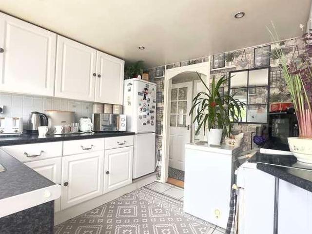 2 bed property for sale