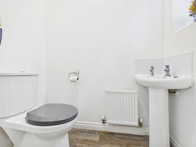 2 bed property for sale