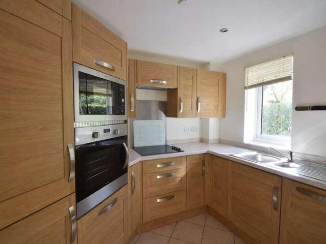 2 bed property for sale