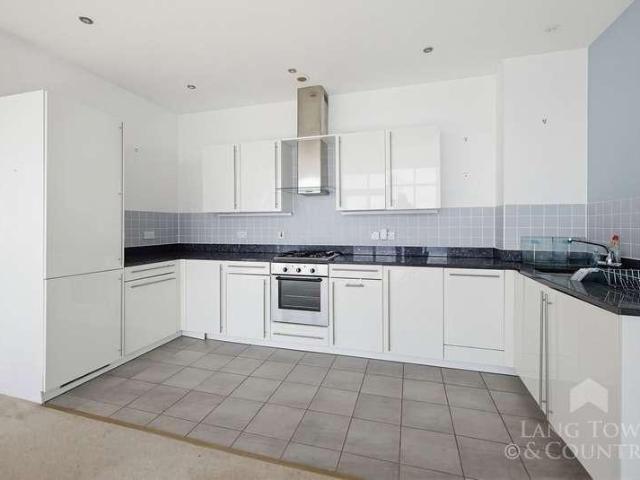 2 bed property for sale
