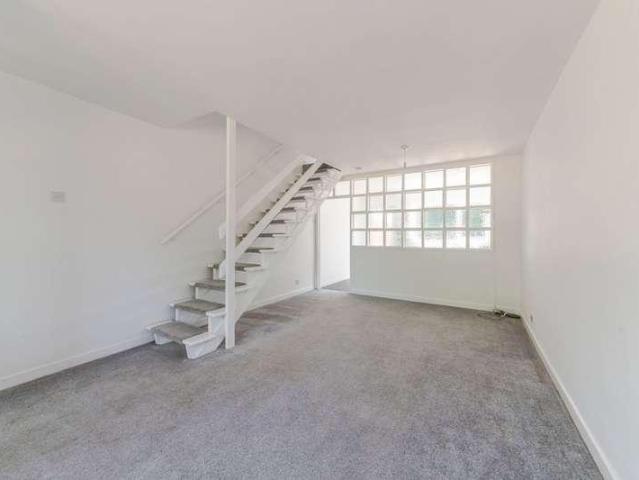 2 bed property for sale