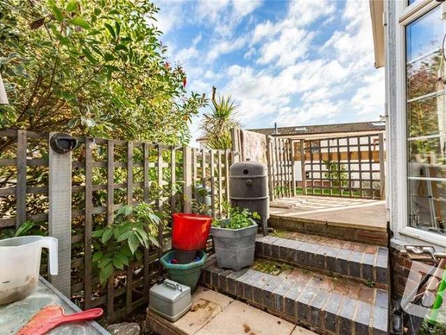 2 bed property for sale
