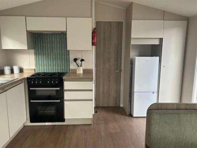 2 bed property for sale