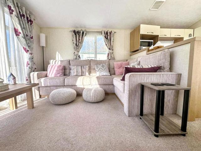 2 bed property for sale