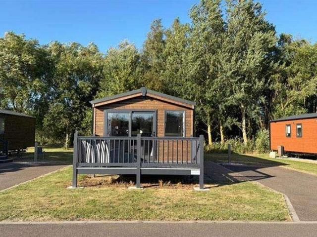 2 bed property for sale