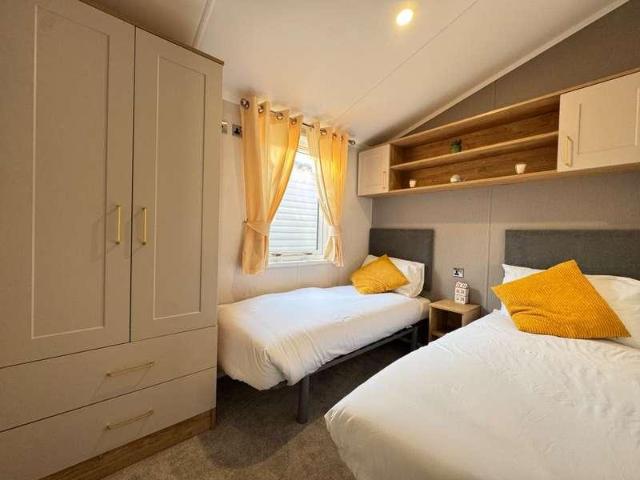 2 bed property for sale