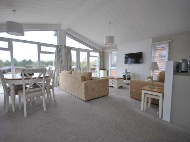 2 bed property for sale