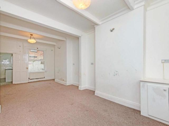 2 bed property for sale