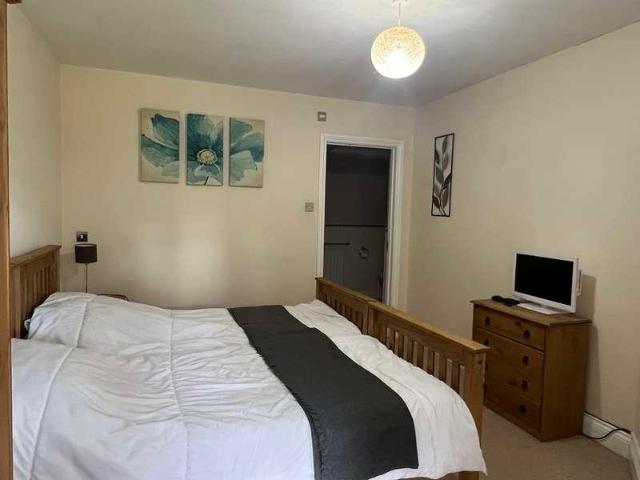 2 bed property for sale