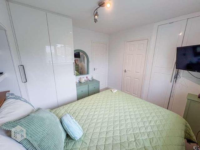 2 bed property for sale