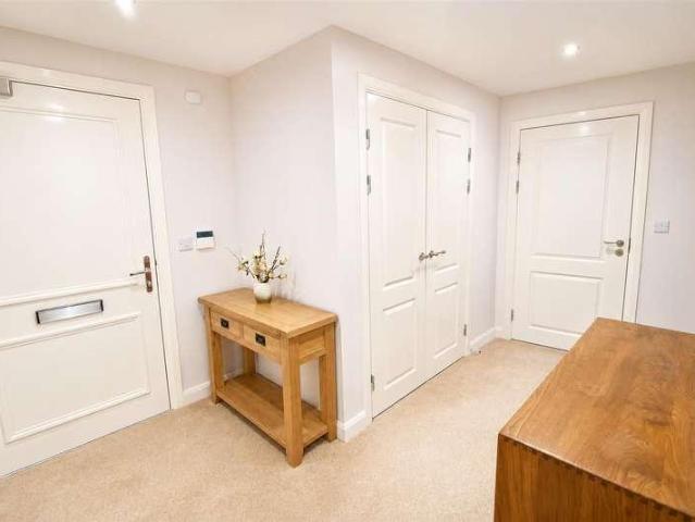 2 bed property for sale