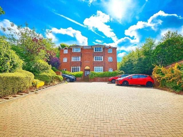 2 bed property for sale