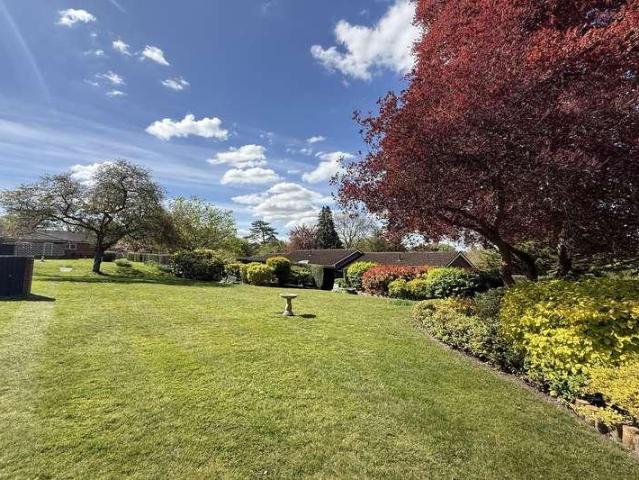 2 bed property for sale