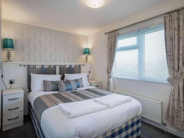 2 bed property for sale