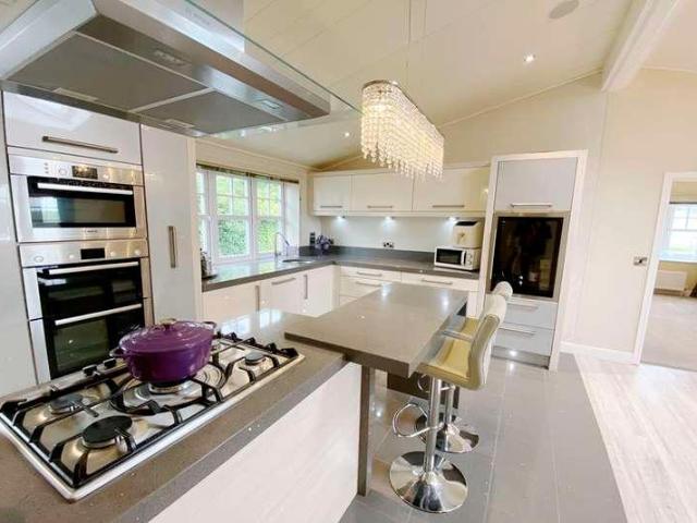 2 bed property for sale