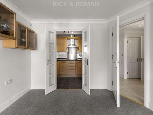 2 bed property for sale