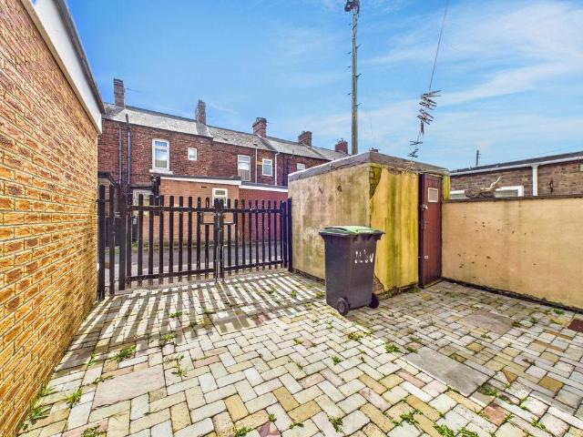 2 bed property for sale