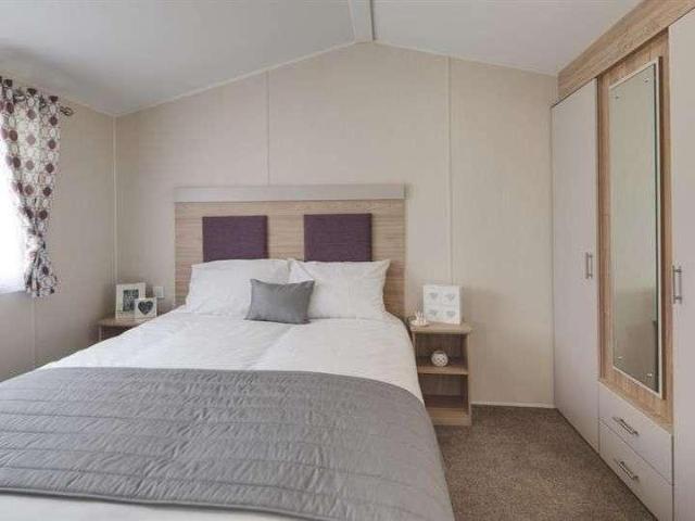 2 bed property for sale