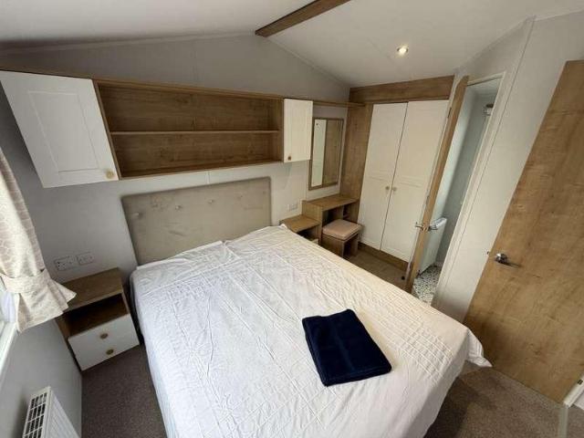 2 bed property for sale