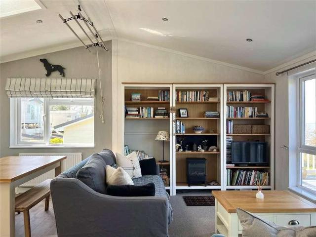 2 bed property for sale