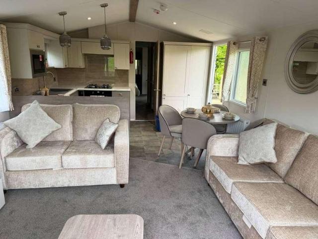 2 bed property for sale