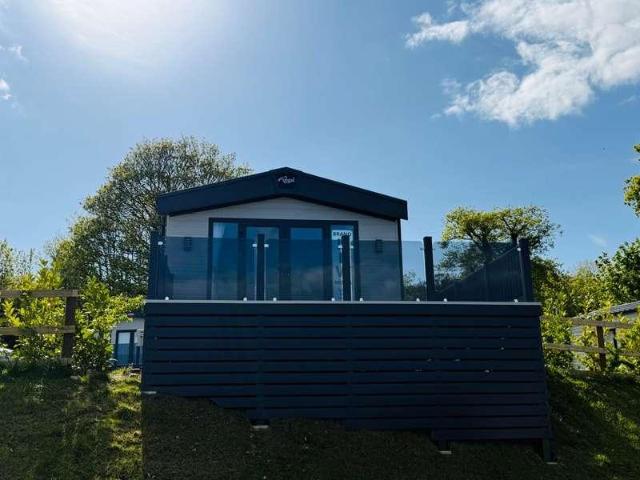 2 bed property for sale