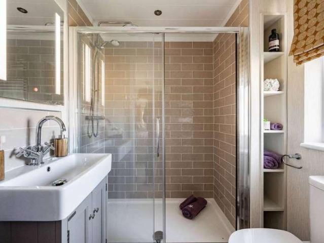 2 bed property for sale