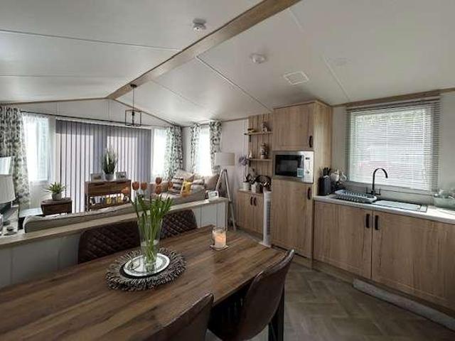 2 bed property for sale