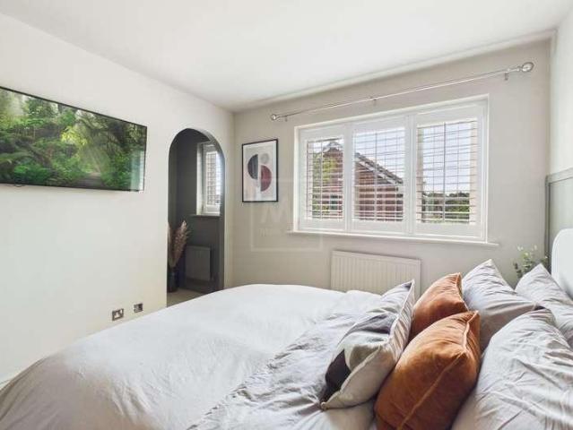 2 bed property for sale