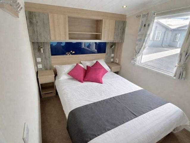 2 bed property for sale