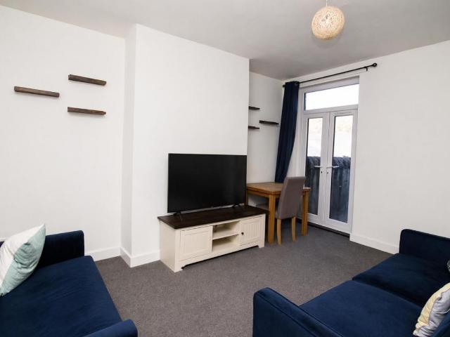 2 bed property for sale